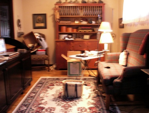 MY COLONIAL HOME: MESSY, MESSY HOUSE